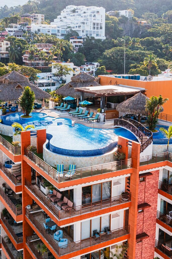 Luxury Vacation Rentals in Puerto Vallarta | Pinnacle Resorts